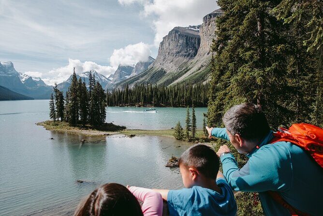 Jasper National Park Tour: Maligne Valley, Medicine Lake and Spirit Island - FAQ