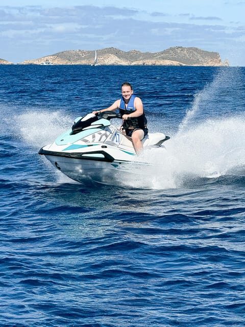 Jet Ski Trip to Cala Comte from San Antonio No license - FAQs