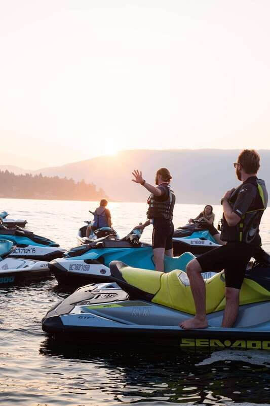 Jetski to Bowen Island, incl beer, wine, coffee or icecream - Introduction