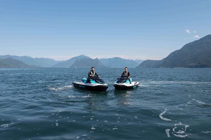 Jetski to Bowen Island, incl beer, wine, coffee or icecream - Highlights of the Tour