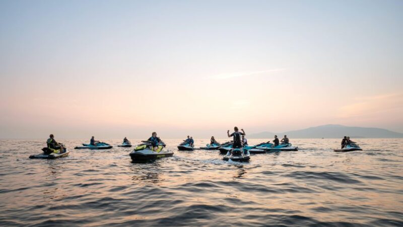 Jetski to Bowen Island, incl beer, wine, coffee or icecream - The Sum Up