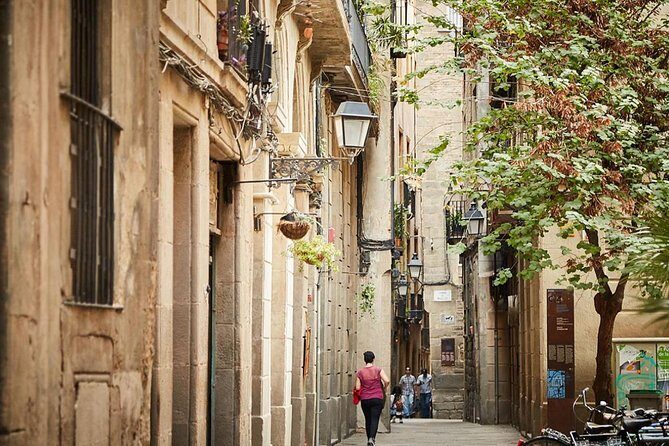 Jewish Quarter of Barcelona Private Tour with Hotel Pick-up - Who Should Book This Tour?
