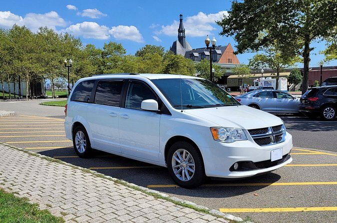 JFK Airport XL Mini Van Transport To Times Square New York - Detailed Review of JFK to Times Square XL Mini Van Service
