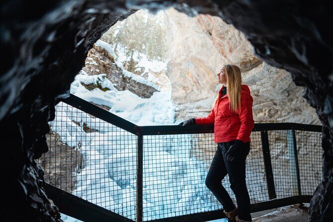 Johnston Canyon Icewalk - The Experience: Pros and Cons
