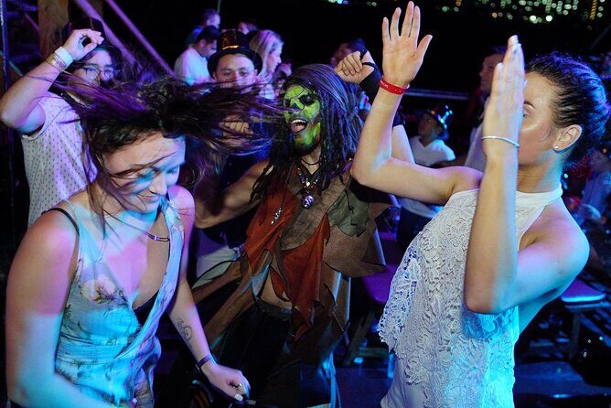 Jolly Roger Pirate Show and Dinner in Cancun - What to Expect on the Jolly Roger Pirate Show and Dinner