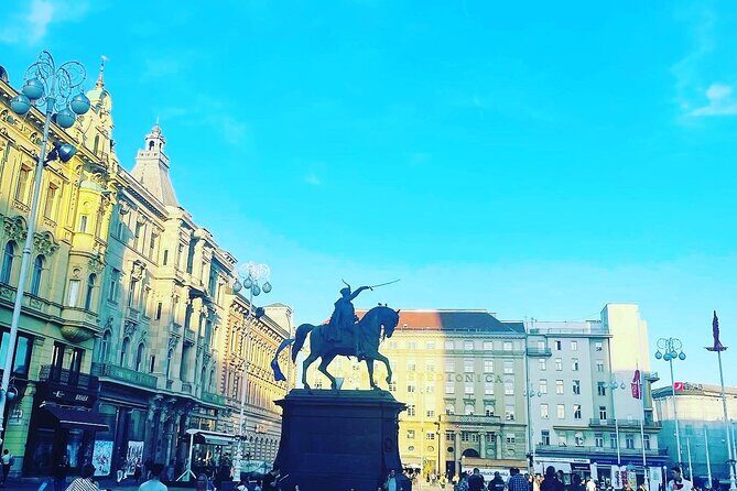 Jump into Zagreb - Small Group walking tour with WWII Tunnel - Lotrscak Tower and the Little Cannon