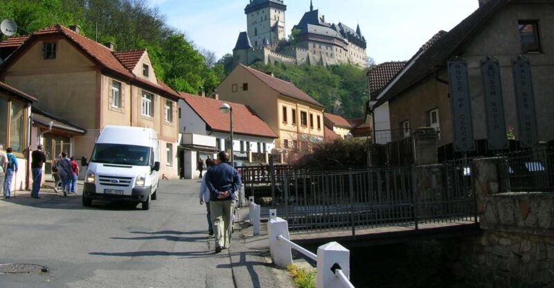 Karlstejn Castle & Crystal Manufactory - Private Tour - Journey to Karlstejn Castle