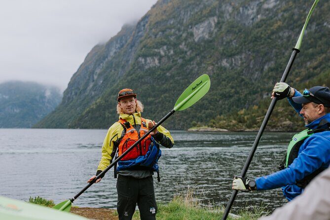 Kayak Tour with Waterfall Views in Geiranger - Key Points