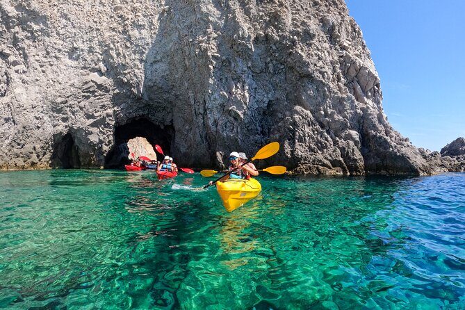 Kayaking Tour to the secrets of Milos - FAQs