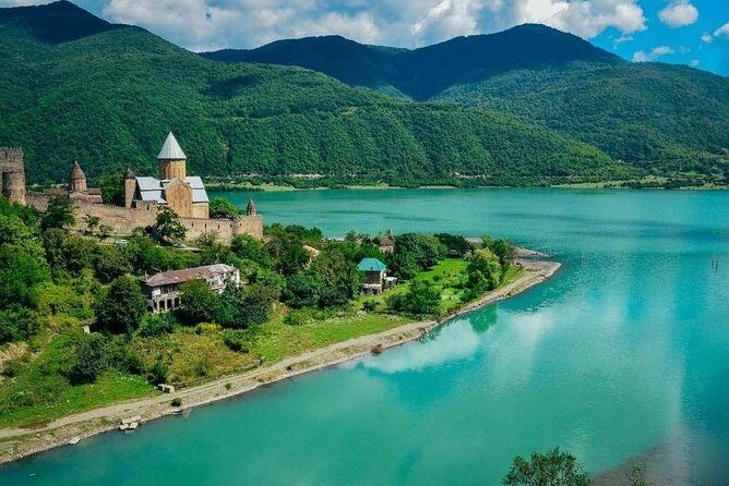 Kazbegi-Ananuri-Gergeti Private Tour - Key Points