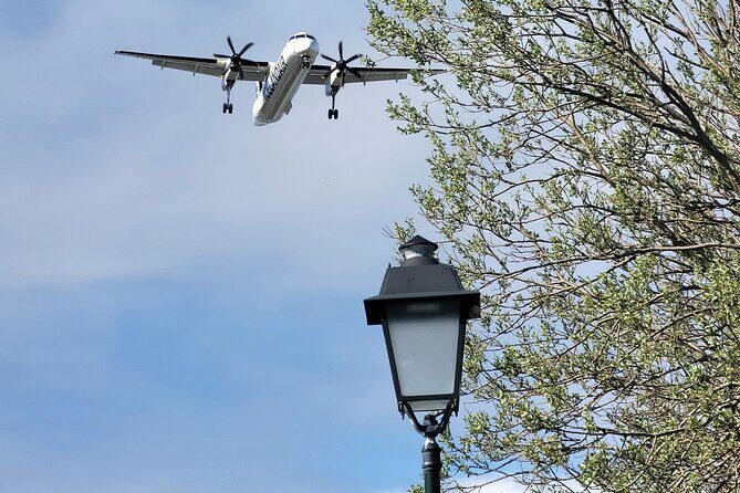 Keflavik Airport (KEF)  Reykjavik: Private Airport Transfer - Key Points