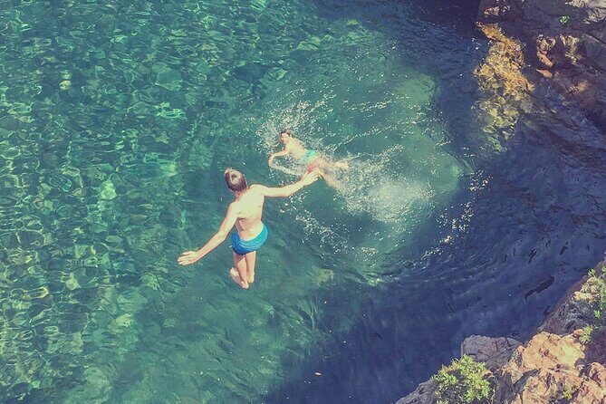 Kelowna Boat Hire Waves and Wines Boat Tour - What’s Included and What’s Not?