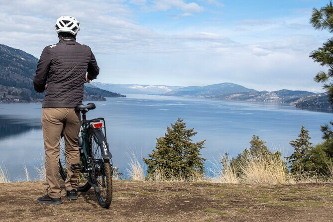 Kelowna: Okanagan Lake Views Guided E-Bike Tour with Picnic - Meeting Point and Starting Off