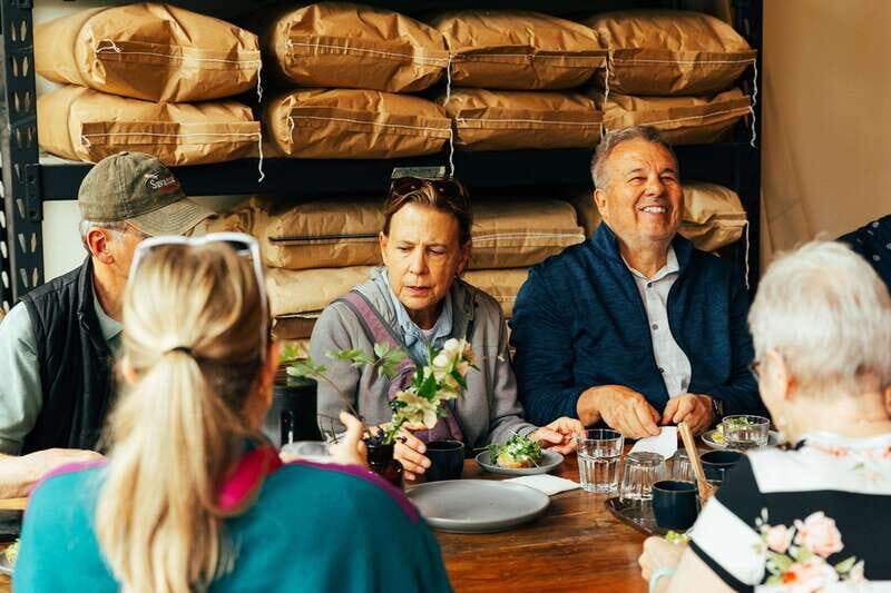 Kelowna: Walking Food Tour with 7 Tastings and 4 Drinks - What Makes this Tour Special?