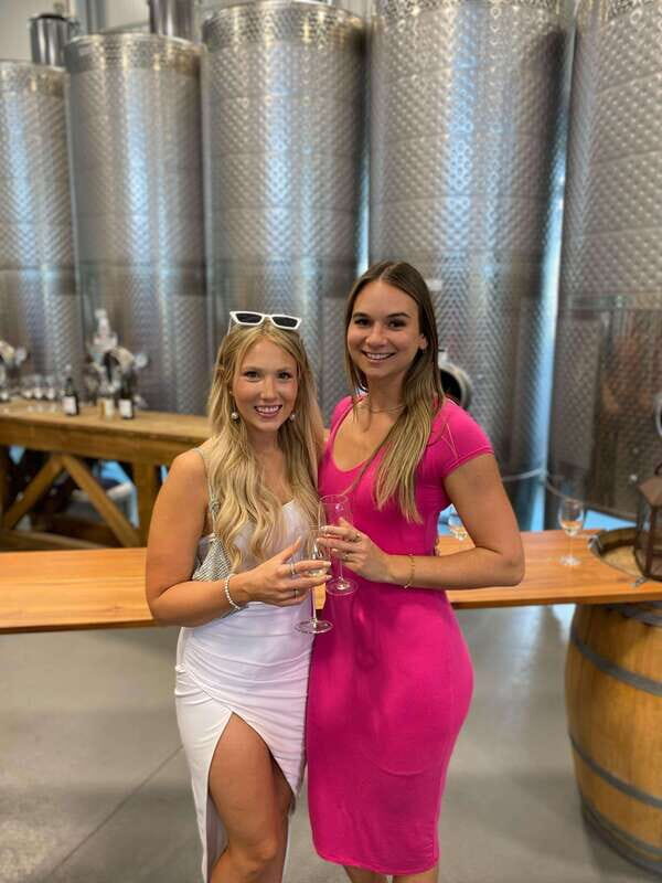 Kelowna: West Kelowna Full Day Guided Wine Tour - Key Points