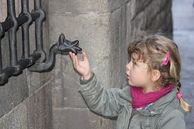 Kids & Family Private Guided Dragon Tour in Barcelona - Key Points