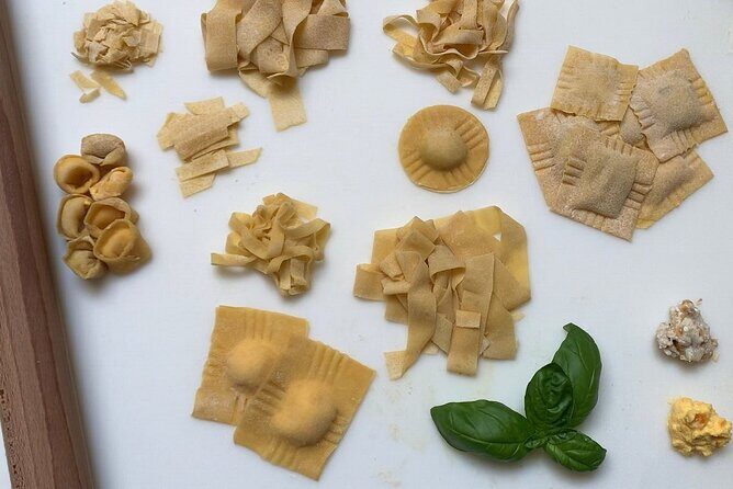 Kitchen of Mamma: Pasta Cooking Class with market visit in Rome - The Market Tour: A Feast for the Senses