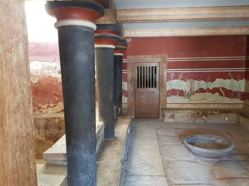 Knossos Palace and Pottery experience. Excursion Safari - The Practical Side: Value and Considerations