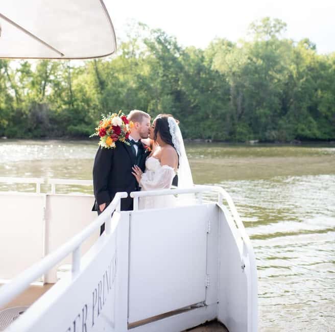 Knoxville: Sunset Sightseeing Cruise on Tennessee River - Key Points