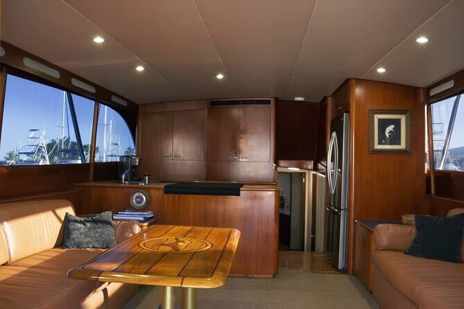 Kona Hawaii Deep Sea Luxury Fishing Trip on Bite Me 5 - Comfort and Amenities