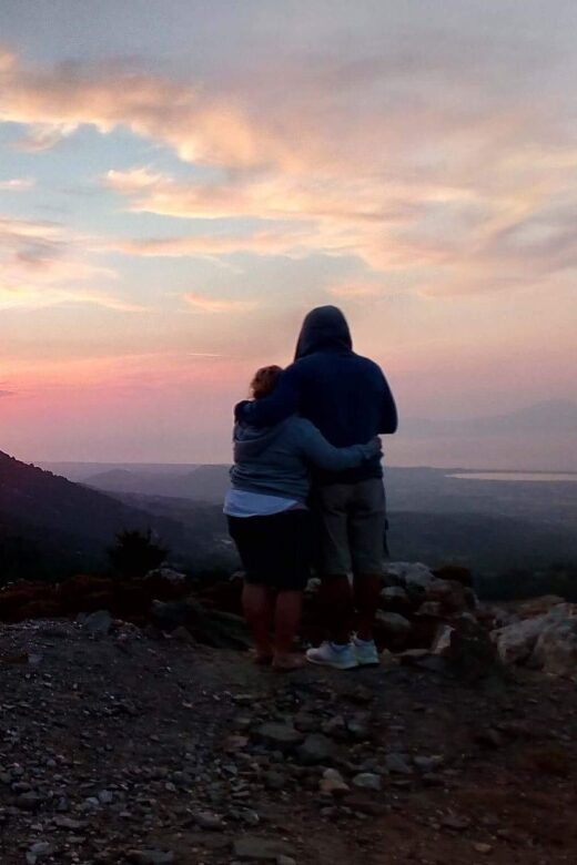 Kos: Sunset safari with driver and dinner - Key Points