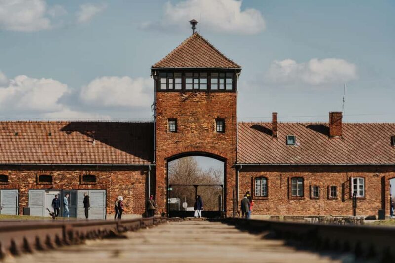 Krakow: Auschwitz-Birkenau Guided Tour with Transportation - An In-Depth Look at the Tour Experience