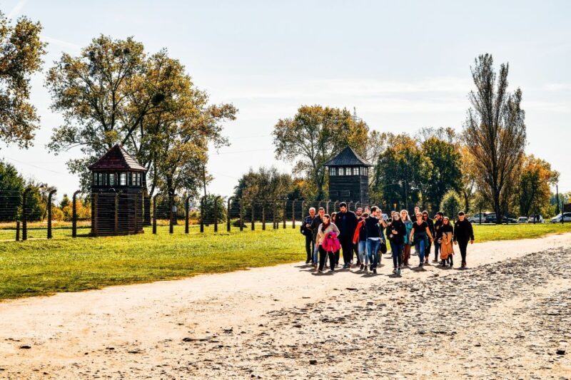Krakow: Auschwitz-Birkenau Live Guided Tour & Hotel Pickup - Key Points
