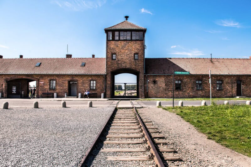 Krakow: Auschwitz-Birkenau & Wieliczka Salt Mine Day Tour - The Itinerary: How Your Day Unfolds
