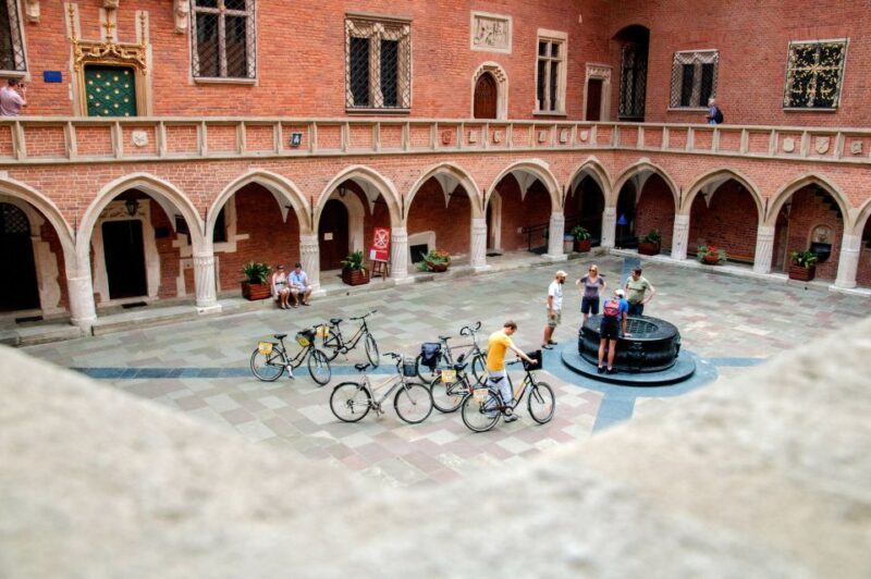 Krakow: Bike Tour of Old Town, Jewish Quarter and the Ghetto - An In-Depth Look at the Krakow Bike Tour