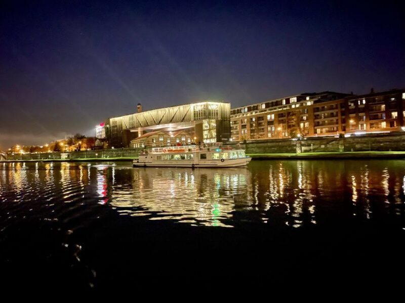 Krakow: Evening Cruise with a Glass of Wine - The Upsides: Why This Tour Works