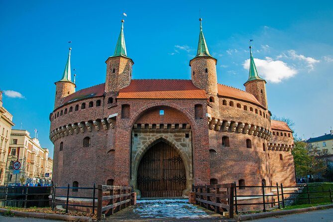 Krakow: Guided Sightseeing Tour by golf cart/buggy - The Value of the Tour