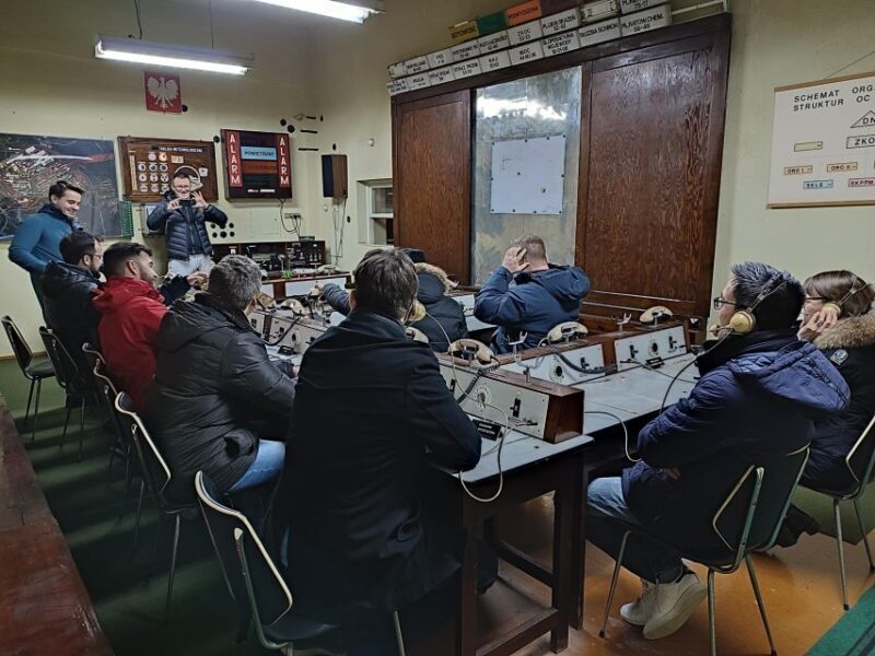 Krakow: Guided Tour to Nowa Huta on Commie Retro Van - FAQ