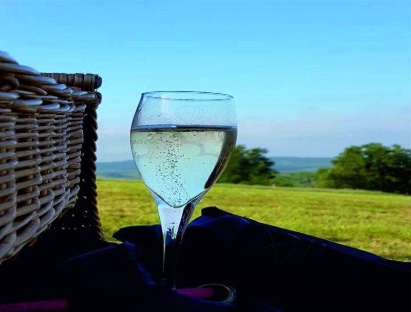 Kraków: Hot Air Balloon Exclusive Tour with Champagne - Key Points