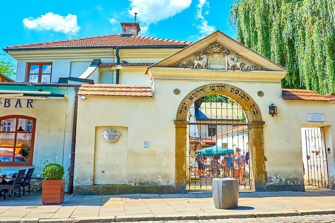 Krakow: Jewish Quarter Kazimierz & Schindler's Factory & Ghetto Guided Tour - An In-Depth Look at the Tour Experience