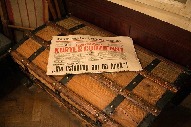 Krakow: Jewish Quarter Kazimierz & Schindler's Factory Guided Tour - Exploring the Itinerary in Detail