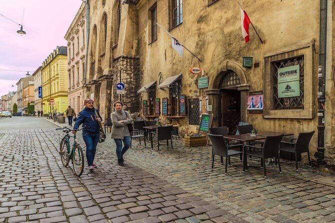 Krakow: Jewish Quarter Kazimierz & Schindler's Factory Guided Tour - Duration and Group Size