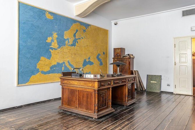 Krakow: Jewish Quarter Kazimierz & Schindler's Factory Guided Tour - Meeting and Ending Points