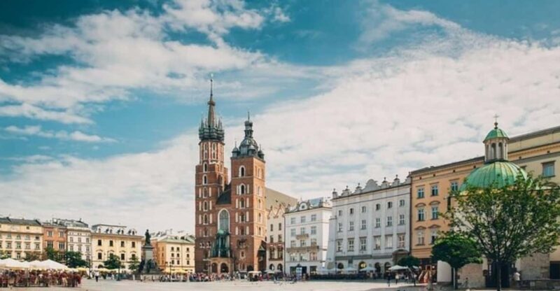 Krakow : Must-See Walking Tour With A Guide - Exploring Krakow: Must-See Walking Tour with a Guide