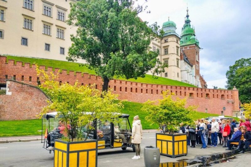 Krakow: Old Town, Ghetto, and Kazimierz Golf Cart Tour - The Experience: What You Get and What You Might Miss