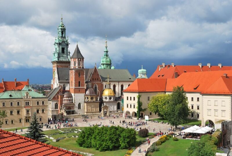 Krakow: Old Town Private Guided Walking Tour - Practical Tips & Considerations
