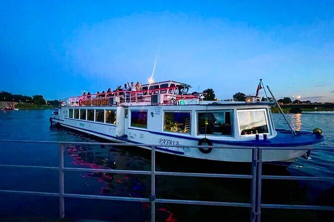 Krakow: One Hour Evening or Night Boat Trip - FAQ