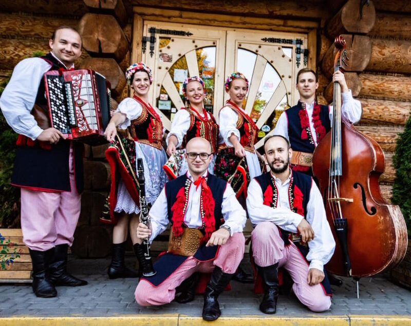 Krakow: Polish Folk Night with Dinner and Unlimited Drinks - Who Should Book This Tour?