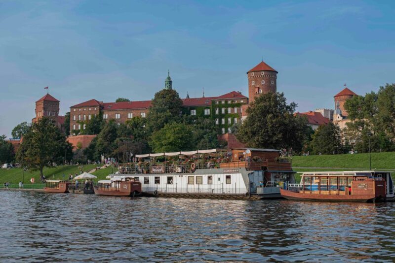 Krakow: Private Traditional Gondola Cruise - Analyzing the Experience: Is It Worth It?