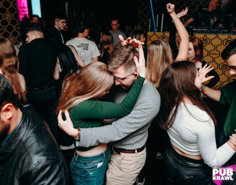 Krakow: Pub Crawl 1H Open Bar, VIP Entry & Welcome Shots - Final Thoughts: Who Is This Tour Perfect For?