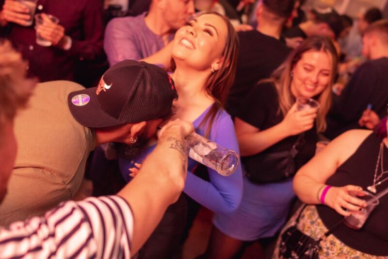 Krakow: Pub Crawl with 1 Hour of Unlimited Alcoholic Drinks - Who is This Tour Perfect For?