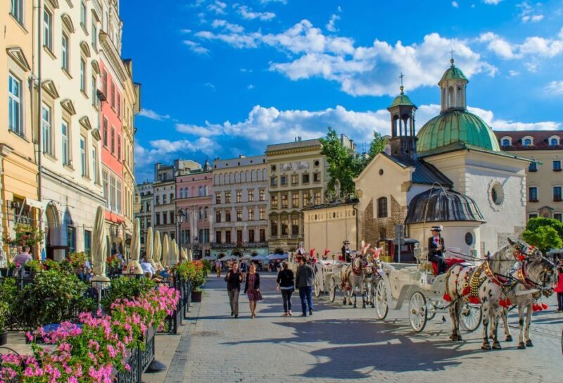 Krakow: Skip-the-Line Wawel Castle & Old Town Guided Tour - Why This Tour Works Well