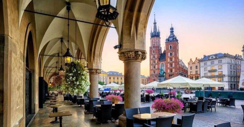 Krakow: St. Mary's Church and Rynek Underground Museum Tour - The Tour Experience: Practical Details and Insights