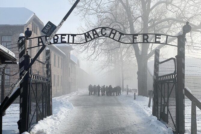 Krakow to Auschwitz Birkenau Guided Tour with Transfer and Ticket - Who Should Take This Tour?