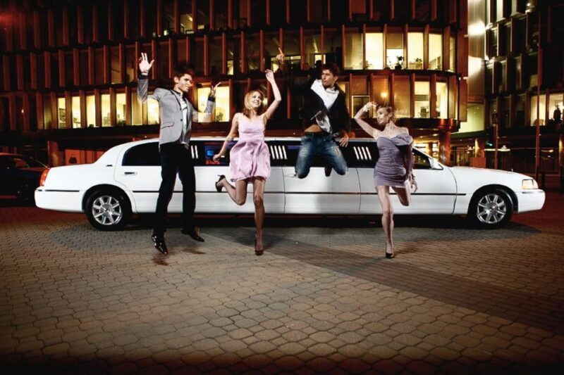 Kraków: VIP Limo Party Tour with Drinks & Club Entry - Key Points  