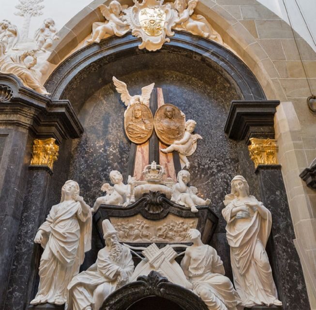 Krakow: Wawel Castle and Cathedral Guided Tour - Authentic Traveler Insights